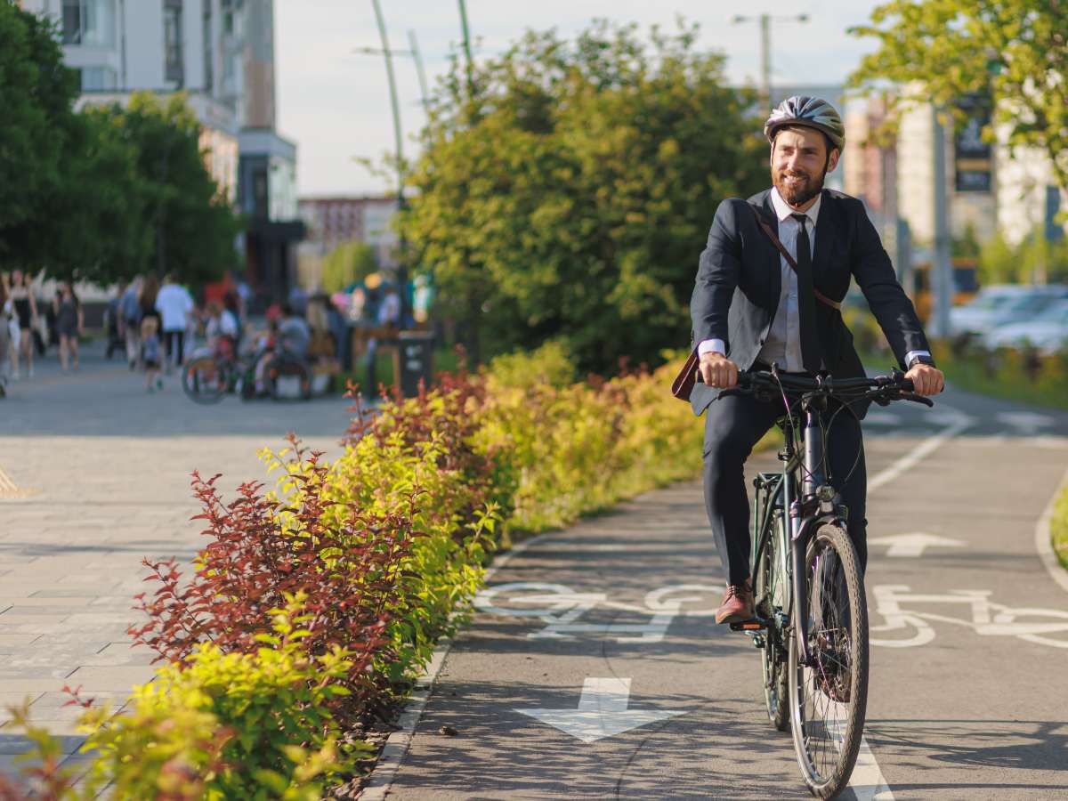 Top bike commuting practices for a safe and enjoyable ride - Bizcaf.ca ...